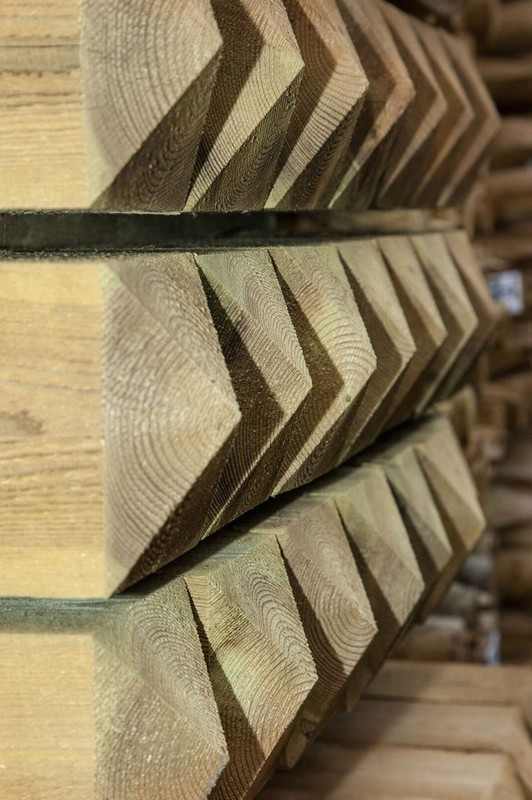 Gate Post 4WWT 200x200x2400mm (UC4 pressure treated) - English Brothers Ltd